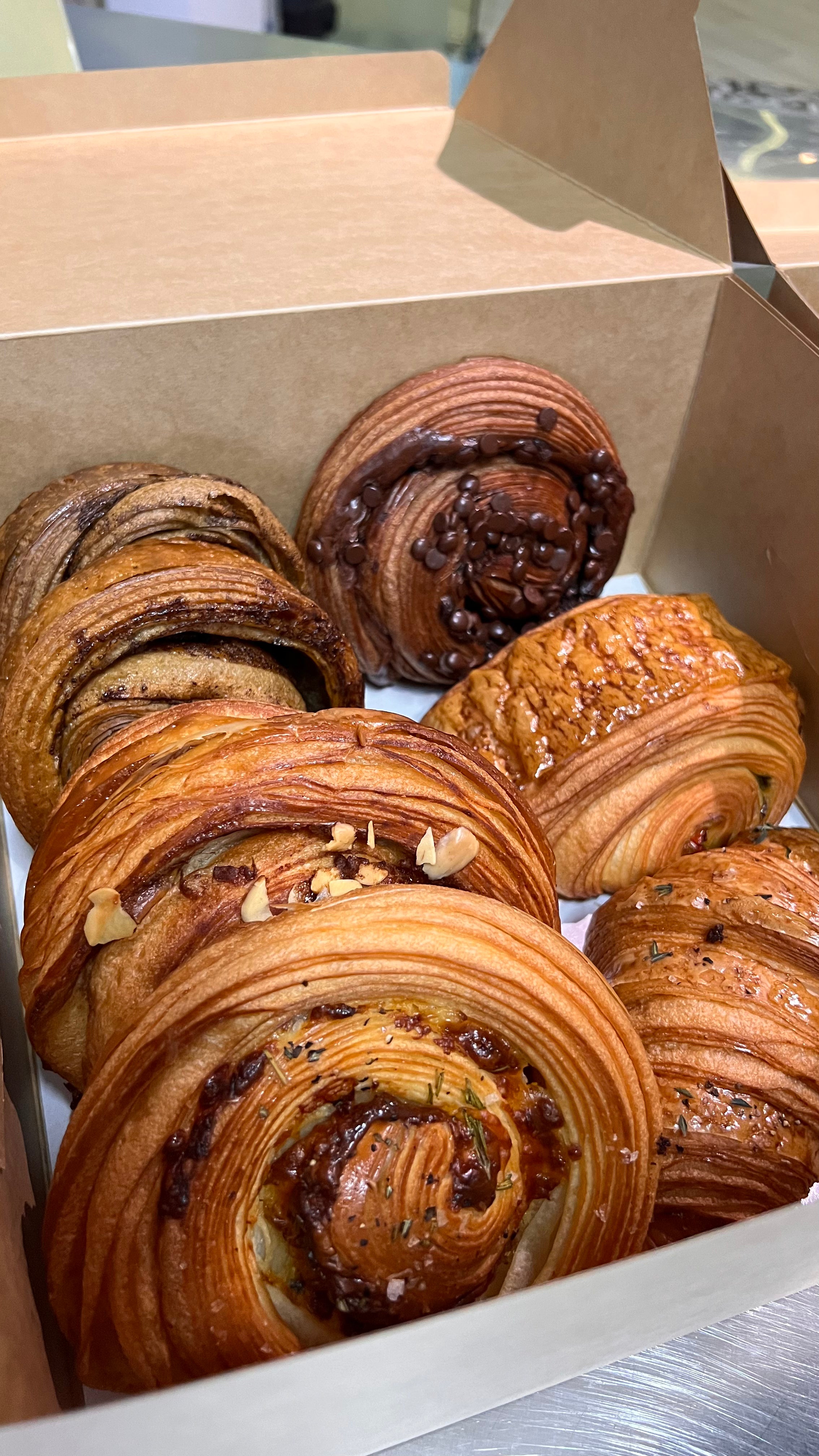 New Deli Bakery Signatures